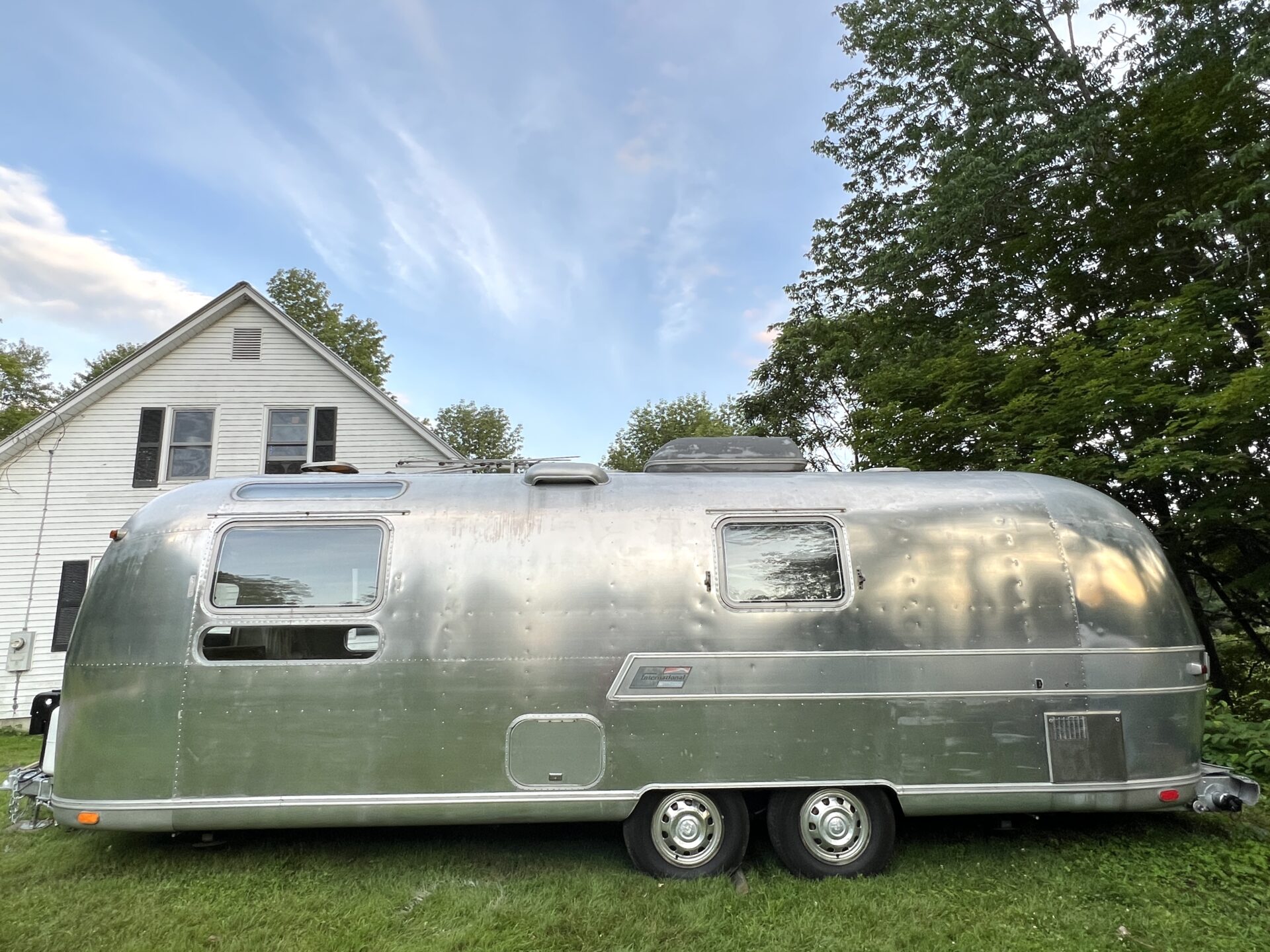 1973 Airstream Overlander - Aluminia
