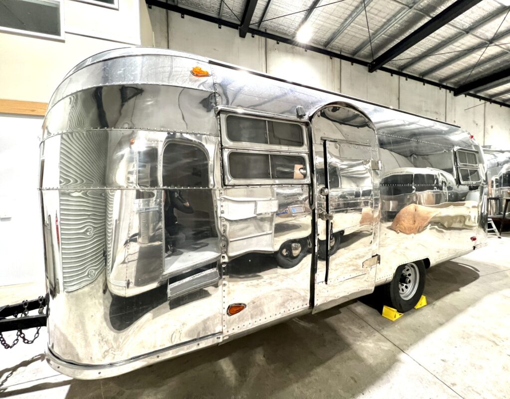 1952 Airstream Flying Cloud - Aluminia